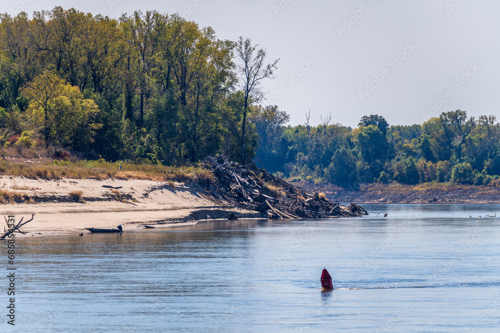 Low water levels in the lower Mississippi river expose sand bars and ...