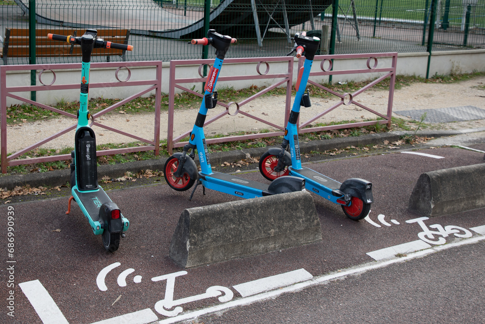 dott tier swap e-scooter logo brand electric scooters and sign text ...