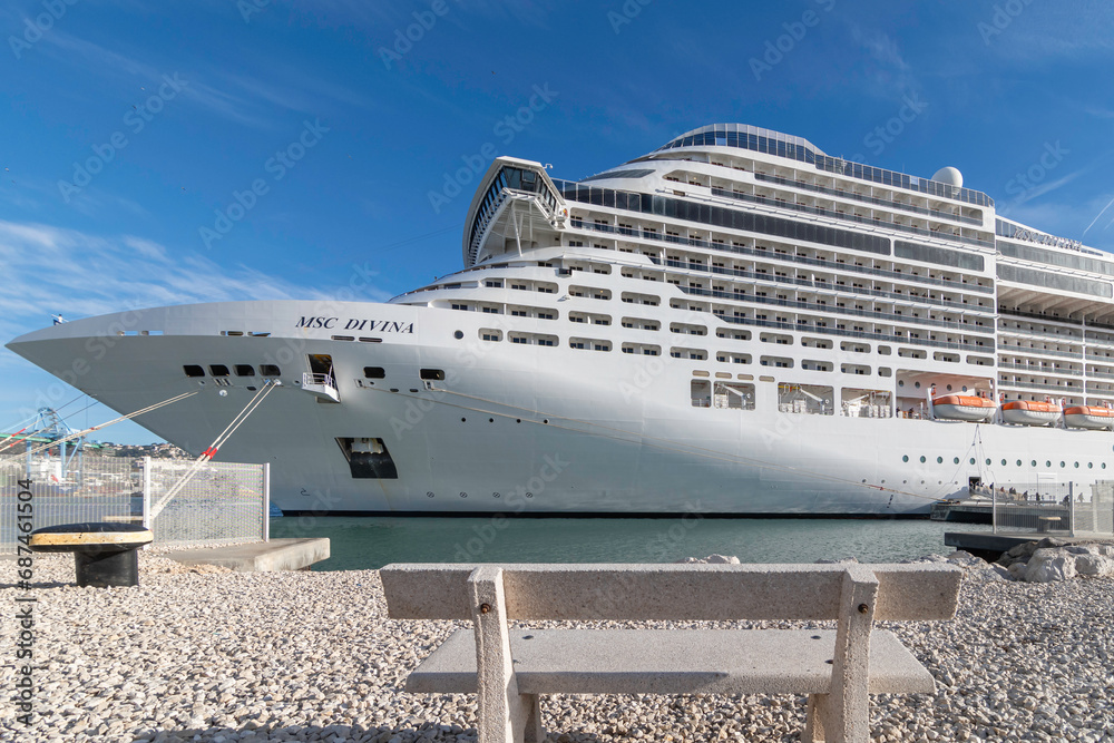 Marseille, France - 26 novembre 2023 : Vue du navire de croisière MSC ...