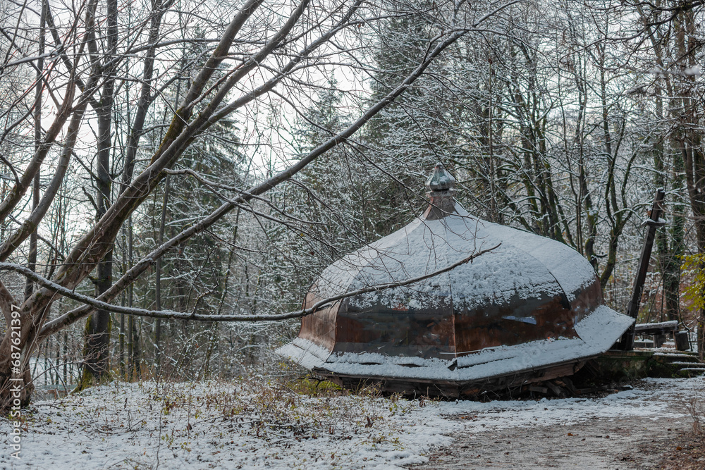 Destroyed or collapsed gazebo or pavillion in front of bellevue ...