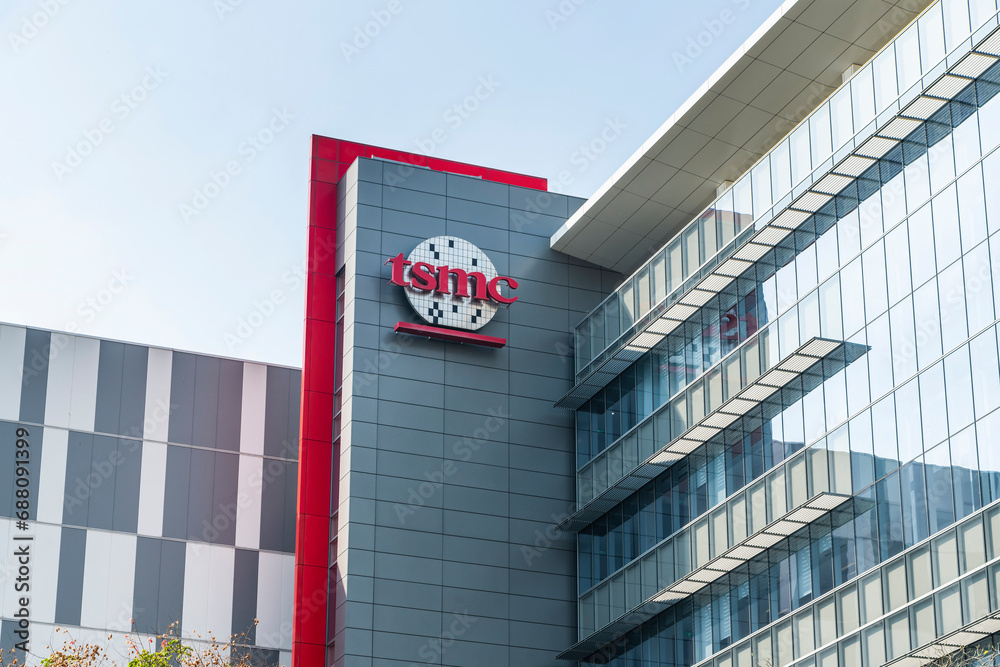 Foto de Tainan, Taiwan- November 15, 2023: Taiwan Semiconductor Manufacturing Company (TSMC ...