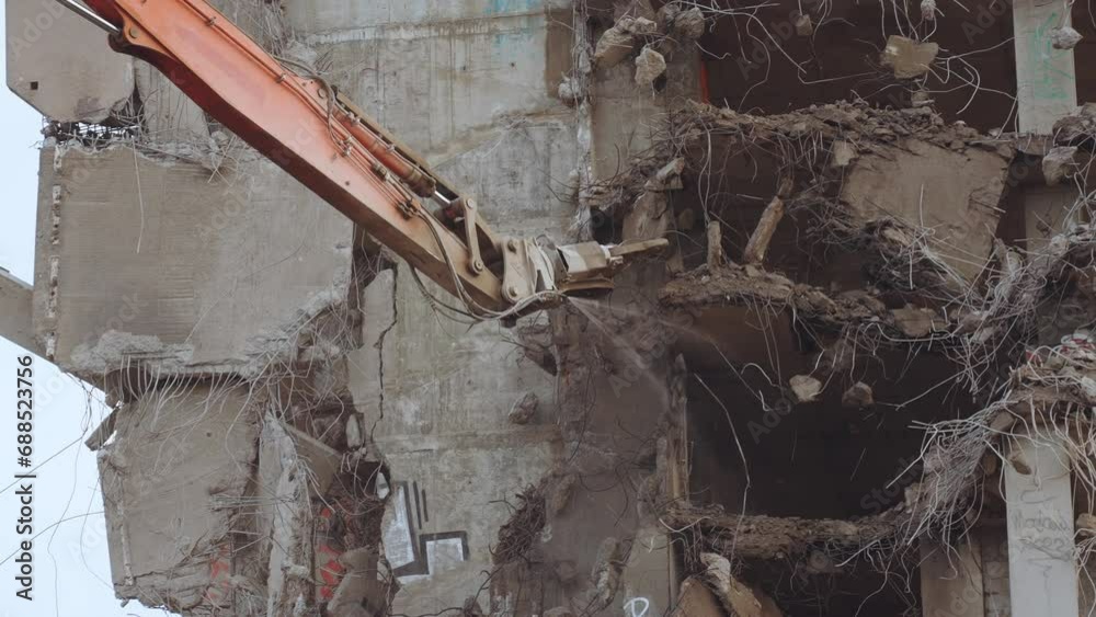 Dismantling of the building, equipment for dismantling the building ...