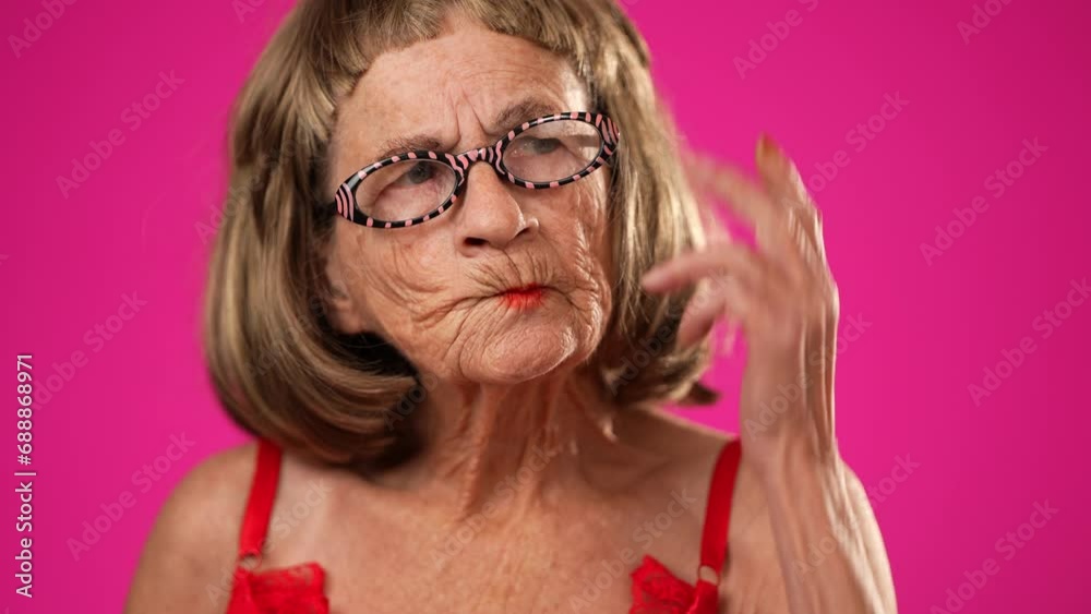 Vidéo Stock Closeup portrait of funny elderly senior old woman with no ...