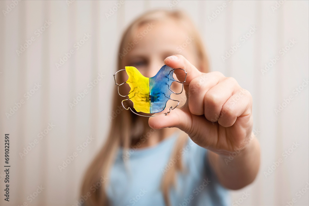 Orthodontic Plate, Dental Retainer for Expansion Jaw in Child's Hands ...