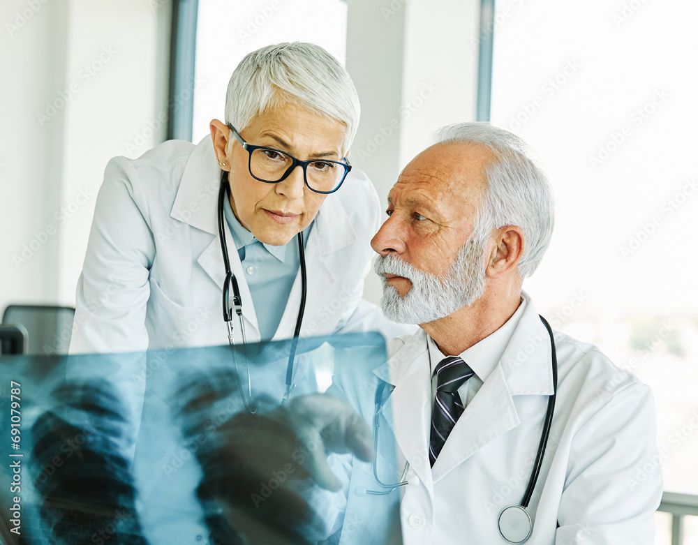 doctor hospital team medical x-ray x ray radiology lung chest diagnisis ...