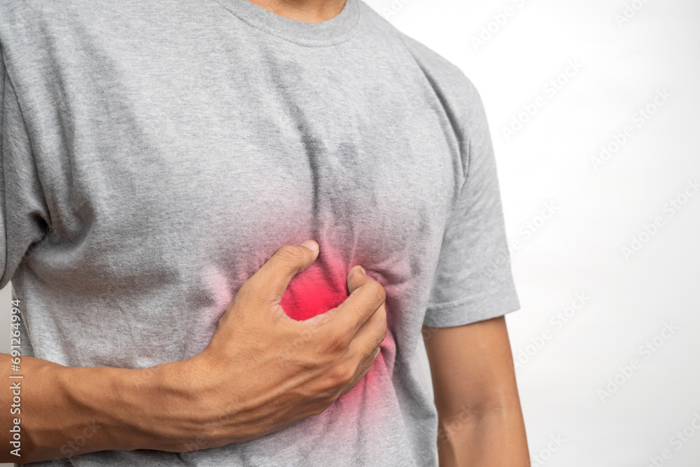 Men experience symptoms of burning in the middle of the chest due to ...