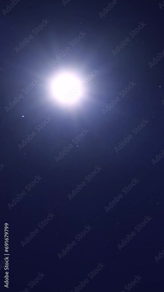 Time lapse captures moon's journey across star filled sky Moon and ...