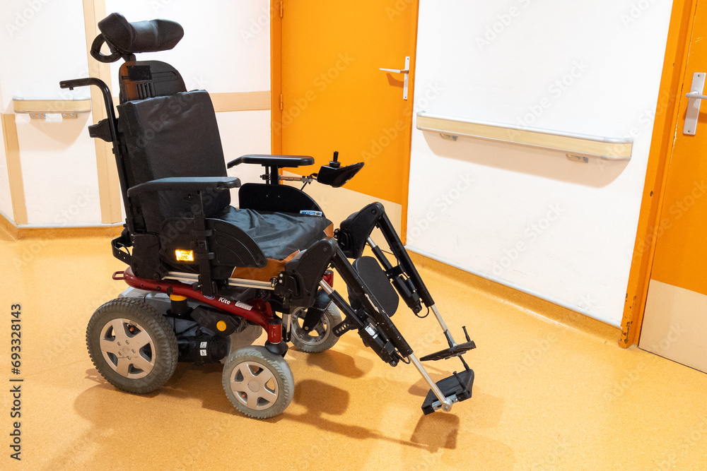 Invacare Kite Plus logo sign and text brand New Large Motorised ...