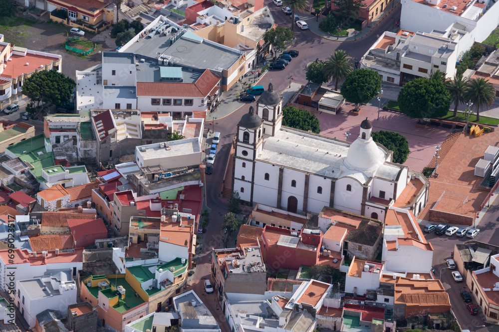 Fotografía aérea del pueblo de Ingenio y Parroquia de nuestra Señora de ...