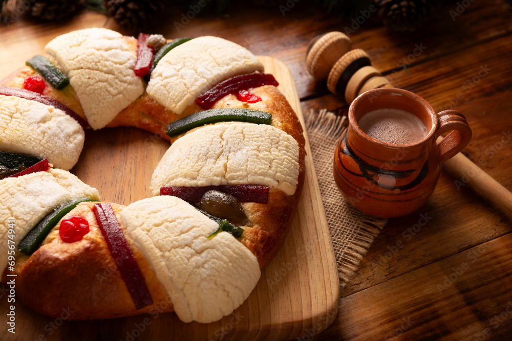 Foto de Three Kings Bread also called Rosca de Reyes, Roscon, Epiphany ...