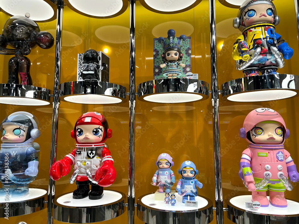 art toys mega space Molly and Skullpanda, collection from Pop Mart ...