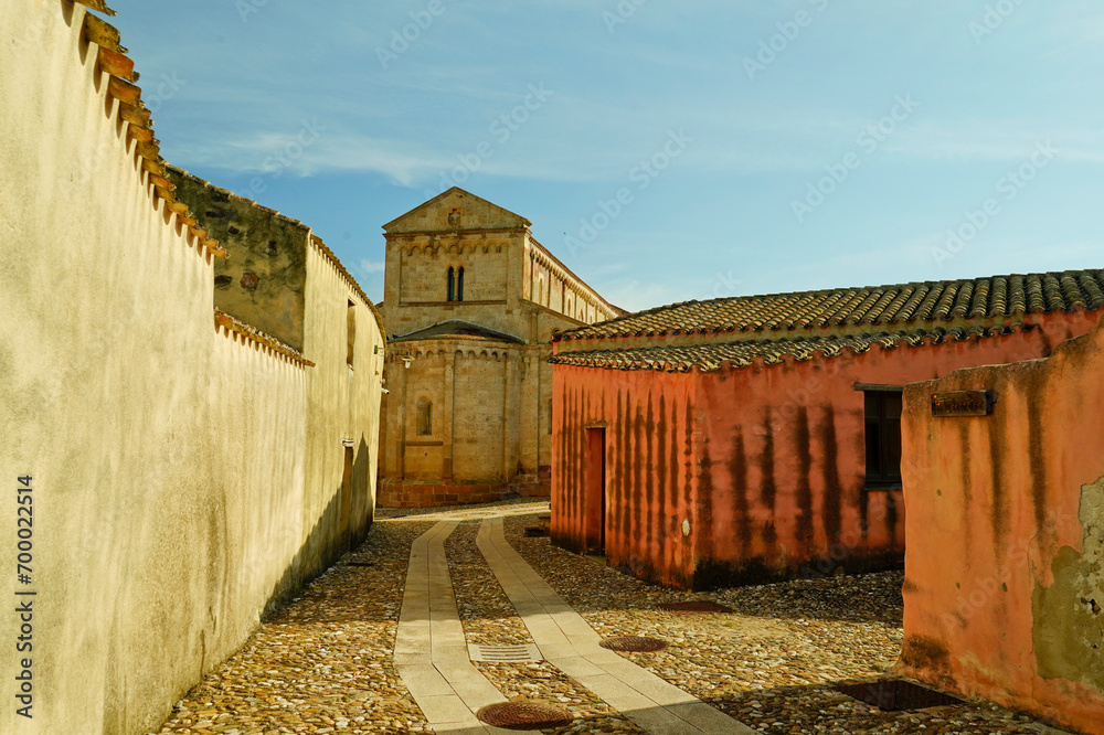 L'antico borgo di Tratalias con la bella Basilica di Santa Maria di ...