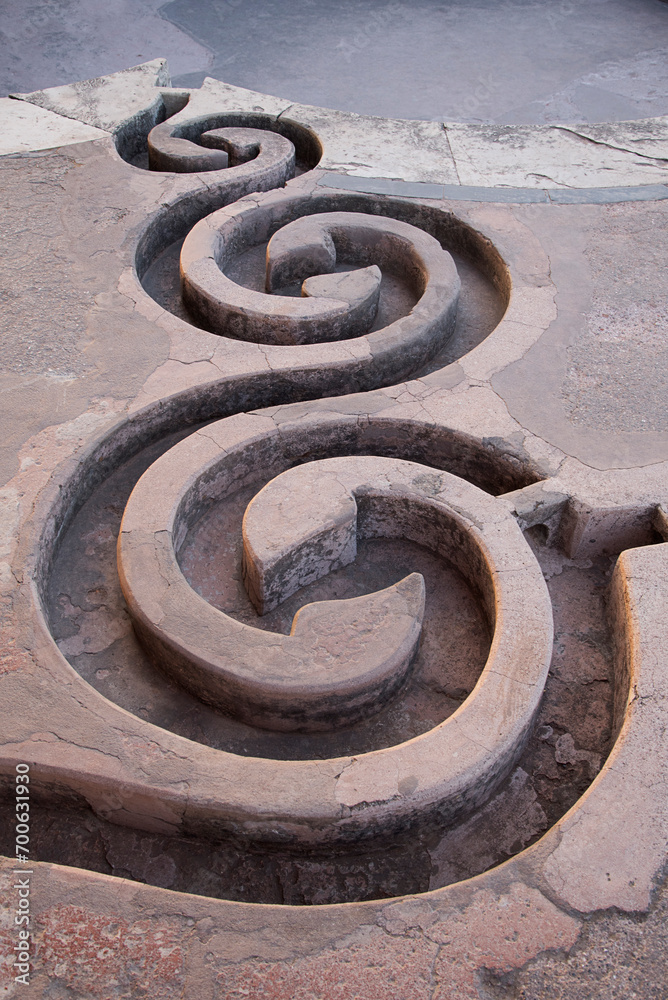 Aesthetic water channels. Beautiful architecture at Jahaj Mahal. Mandu ...