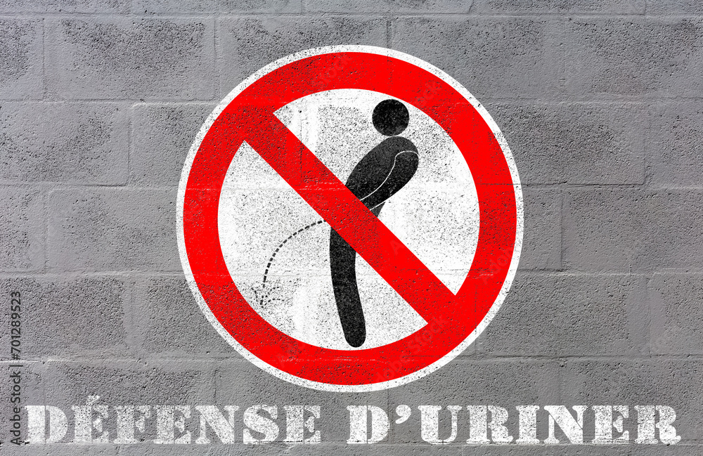 Panneau défense d’uriner, marquage sur le mur Stock Photo | Adobe Stock