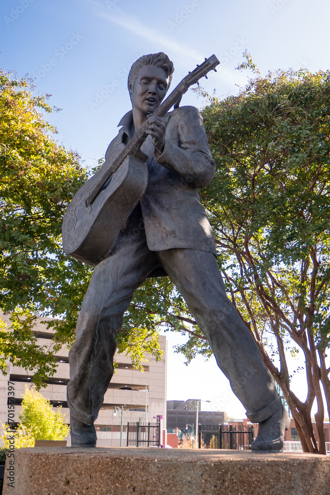 Beale Street, Memphis, Tennessee - USA: Statue of Elvis Presley singing ...