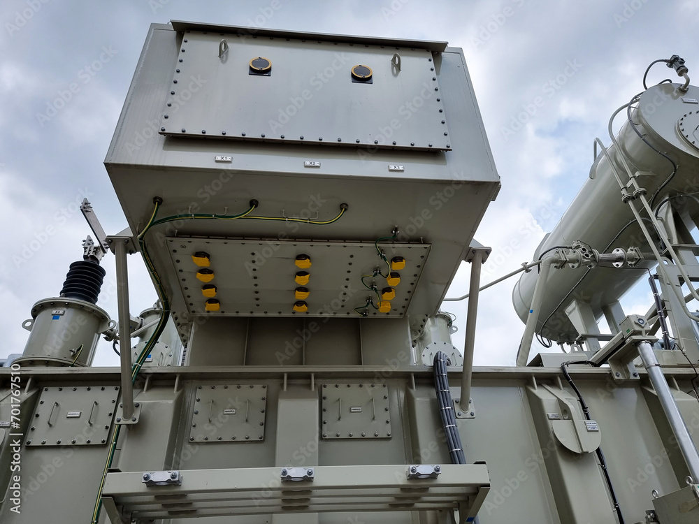 22kV bushing box of 115 kV-22kV Power transformer prepare for power ...