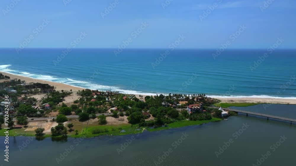Vidéo Stock Aerial Forward Shot Of Kalutara Bodhiya Temple By Beach ...