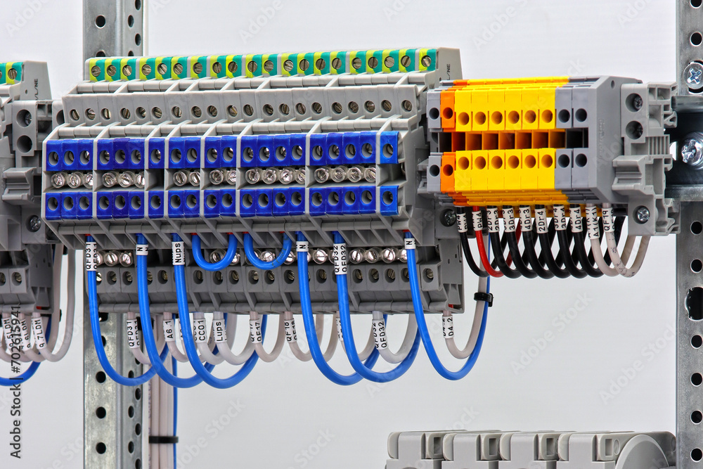 Electrical pass-through terminals for connecting copper mounting wires ...