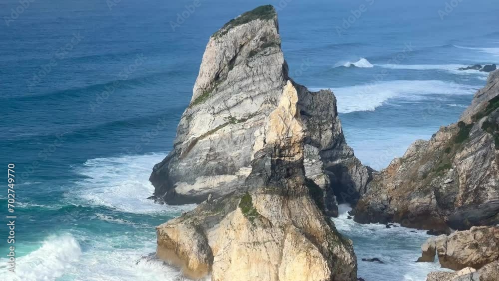 Vidéo Stock Cliffs of Cape of Rock (Cabo da Roca) on the coast of ...