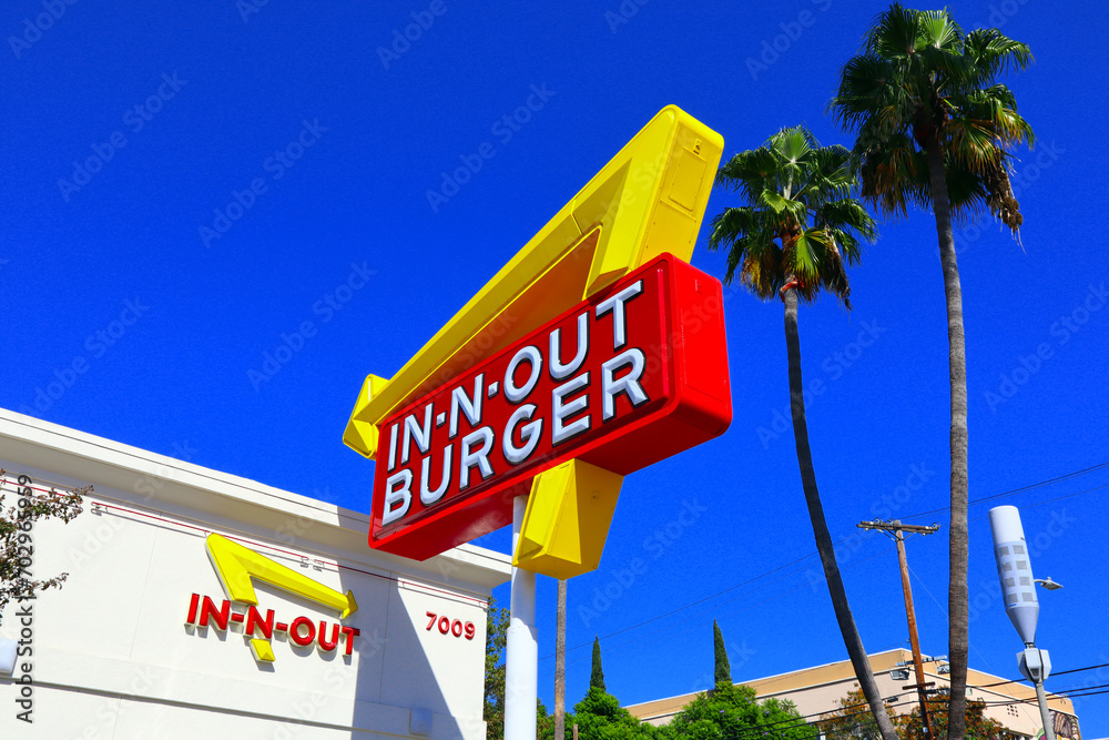 Hollywood (Los Angeles), California: IN-N-OUT BURGER sign. American ...