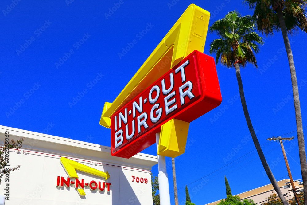 Hollywood (Los Angeles), California: IN-N-OUT BURGER sign. American ...