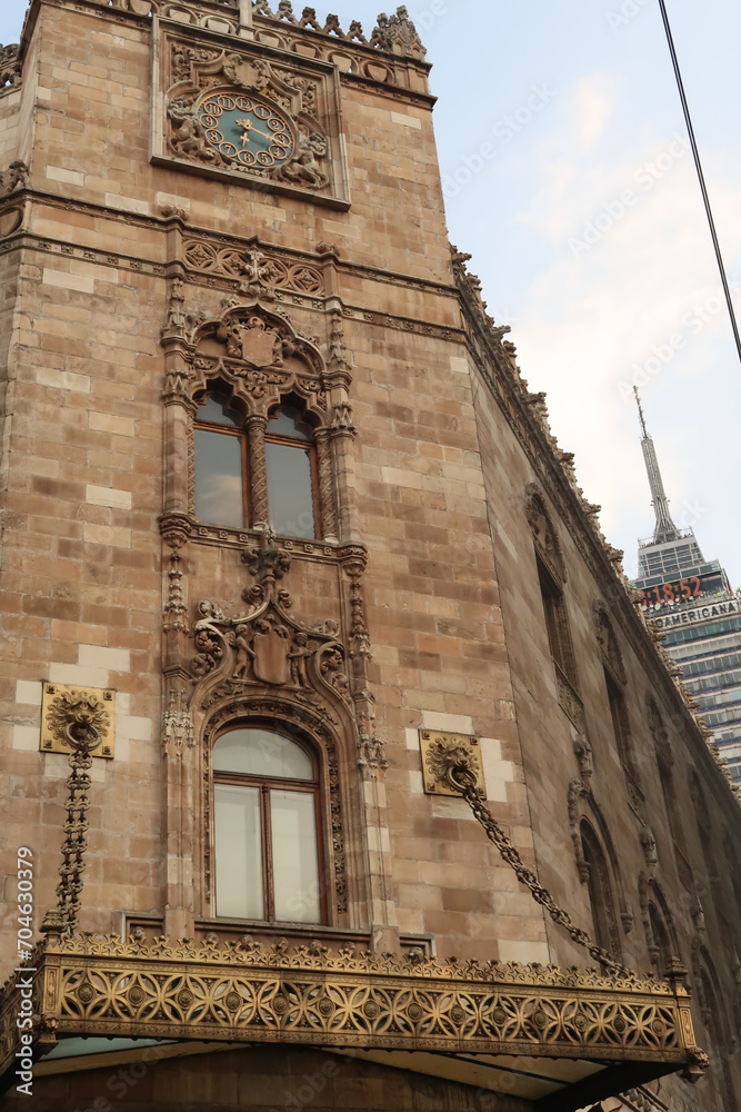 The facade of the Museo Palacio Postal/de Correos/Correo Mayor/Post ...