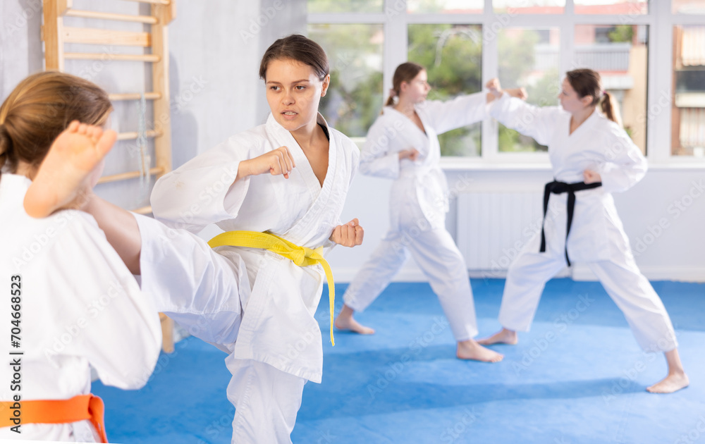 Young girl and female adversary got into fight during kickboxing ...