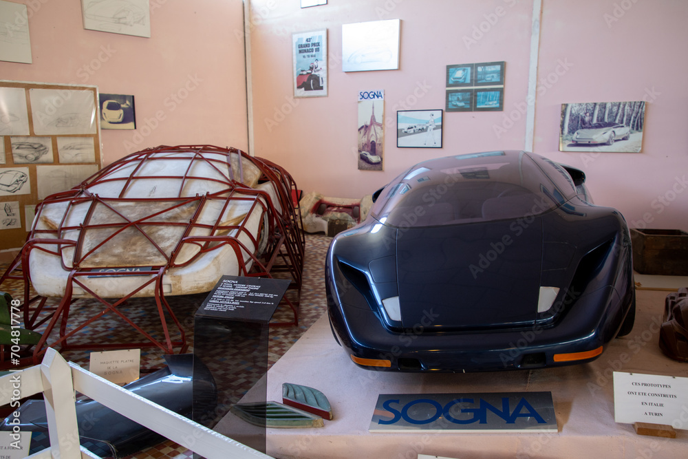 Sogna concept car from 1991 with Lamborghini Countach engine in museum ...