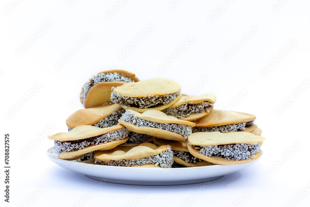 Alfajor (Hojarasca de Chancaca o manjar) Producto tradicional típico de ...