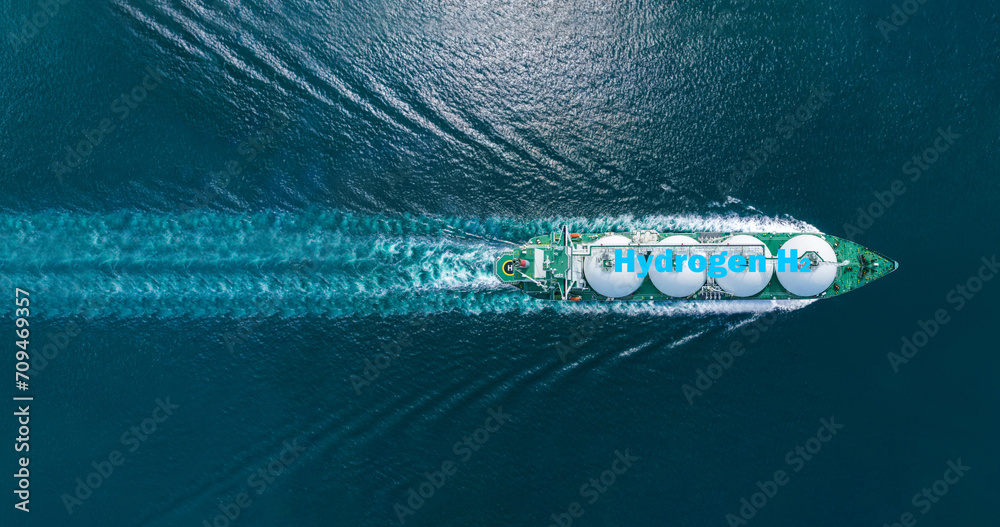 Liqiud Hydrogen renewable energy in vessel H2 hydrogen gas green energy ...