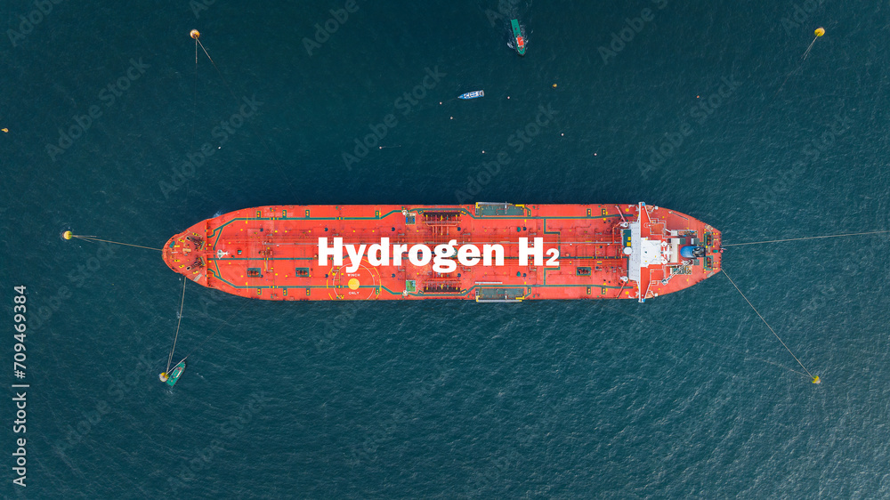 Liqiud Hydrogen renewable energy in vessel H2 hydrogen gas green energy ...