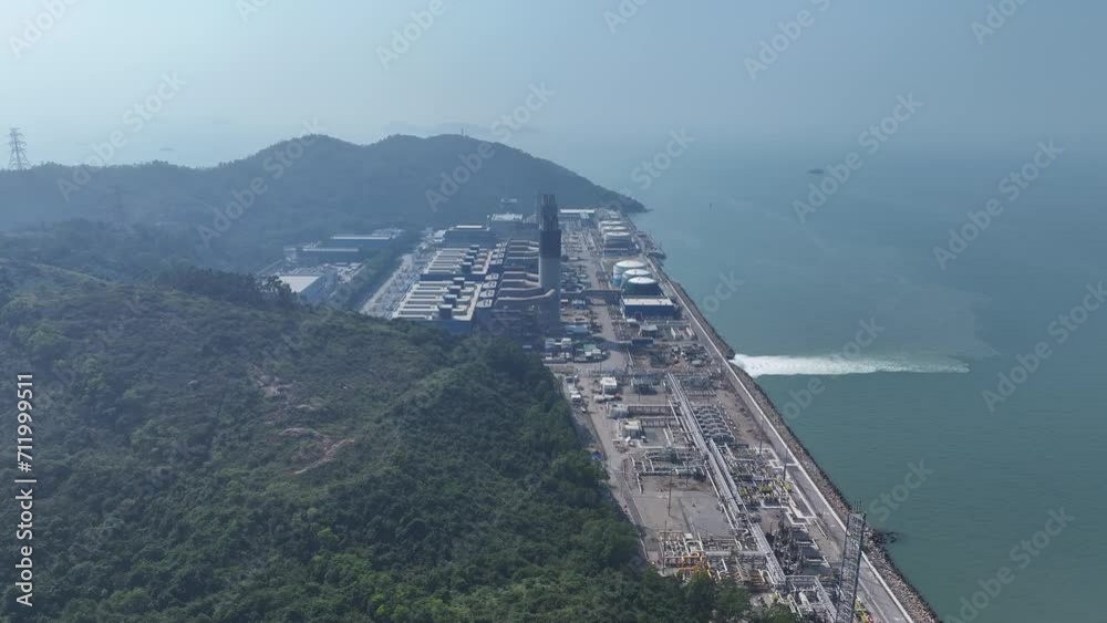 Vidéo Stock Hong Kong Tuen Mun Black Point Power Station uses natural ...