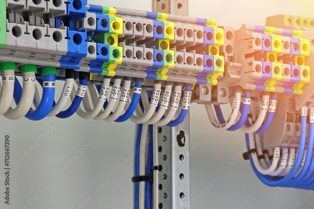 Foto de Electrical pass-through terminals for connecting copper ...