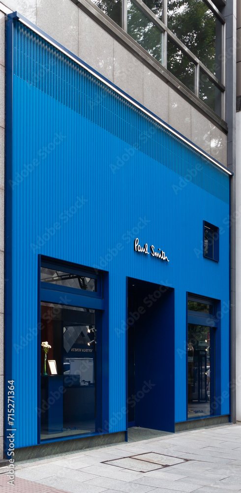 Chuo, Tokyo, Japan : "Paul Smith Ginza" Paul Smith opens a flagship ...