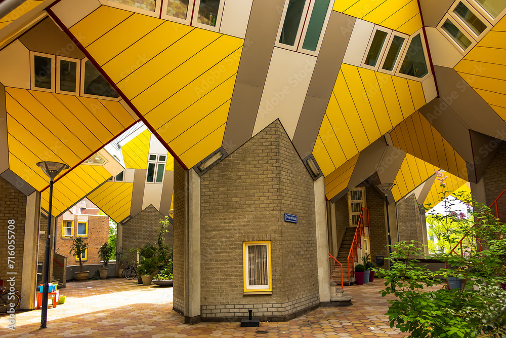 Famous houses built in Rotterdam - Cube houses (Kubuswoningen ...