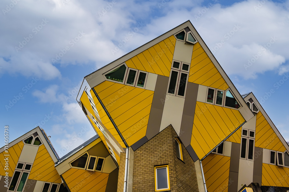 Famous houses built in Rotterdam - Cube houses (Kubuswoningen ...
