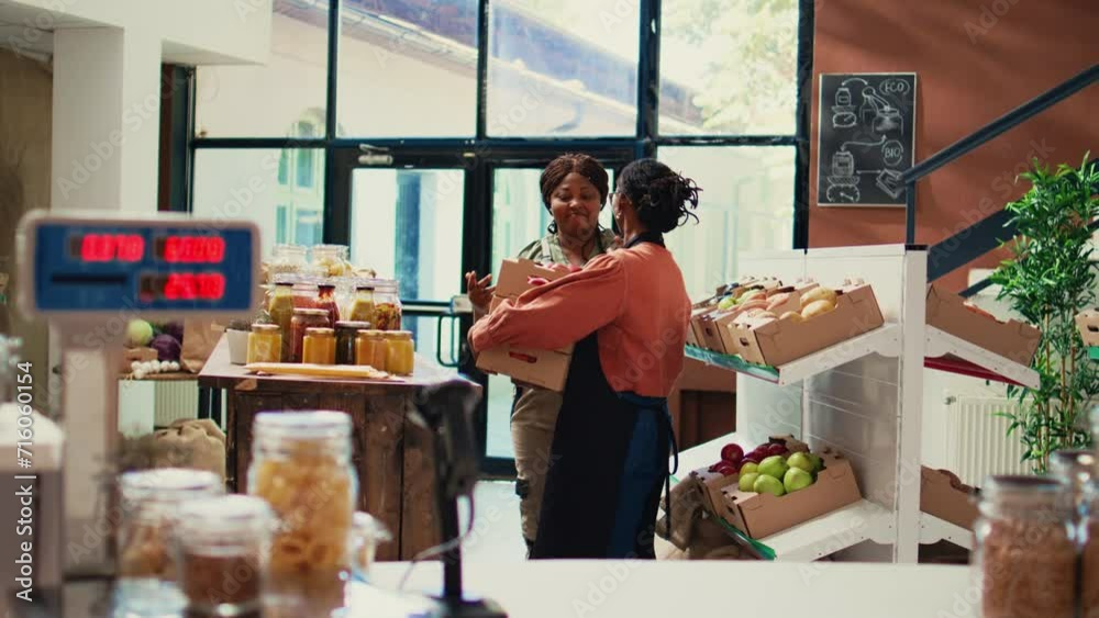 Vidéo Stock Employee bringing supply of freshly harvested produce at ...