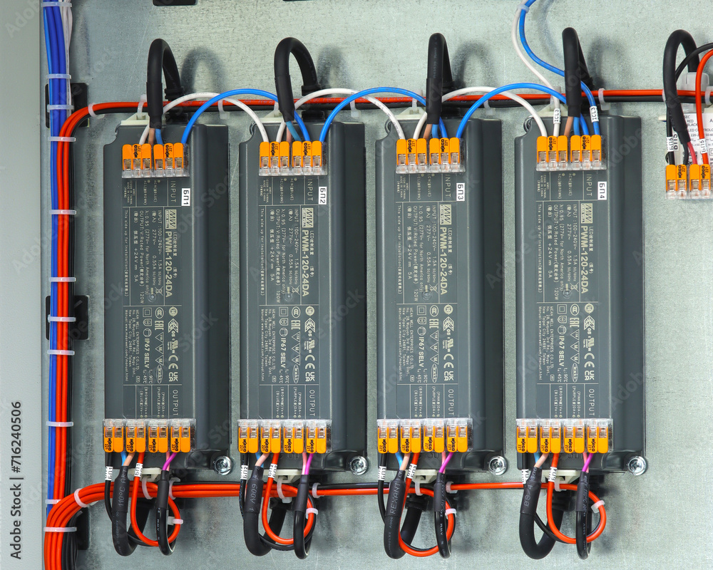 Connection of Led lighting control modules using stranded mounting ...