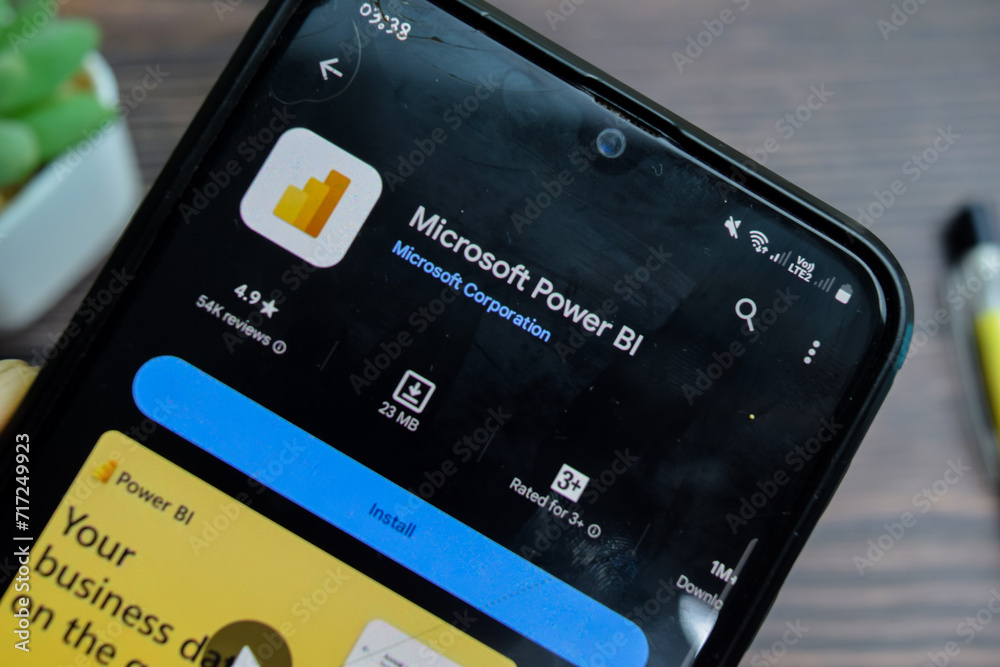 Foto de Microsoft Power BI application on Smartphone screen. Power BI ...