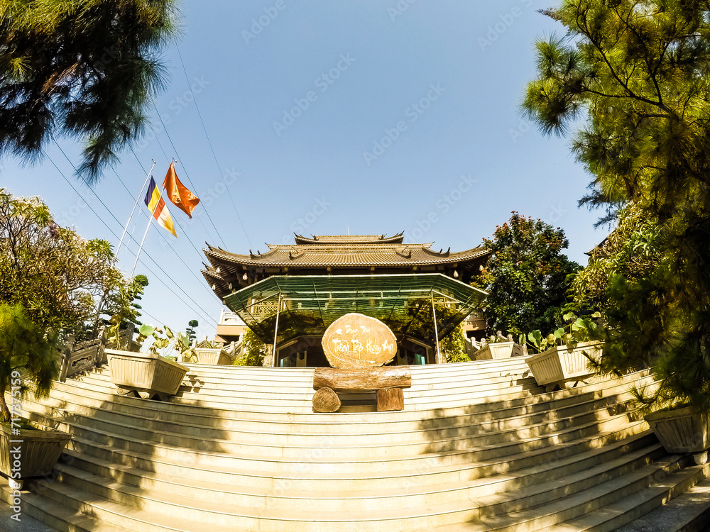 "Temple" in Sino-Vietnamese also means "monastery", is a place where ...