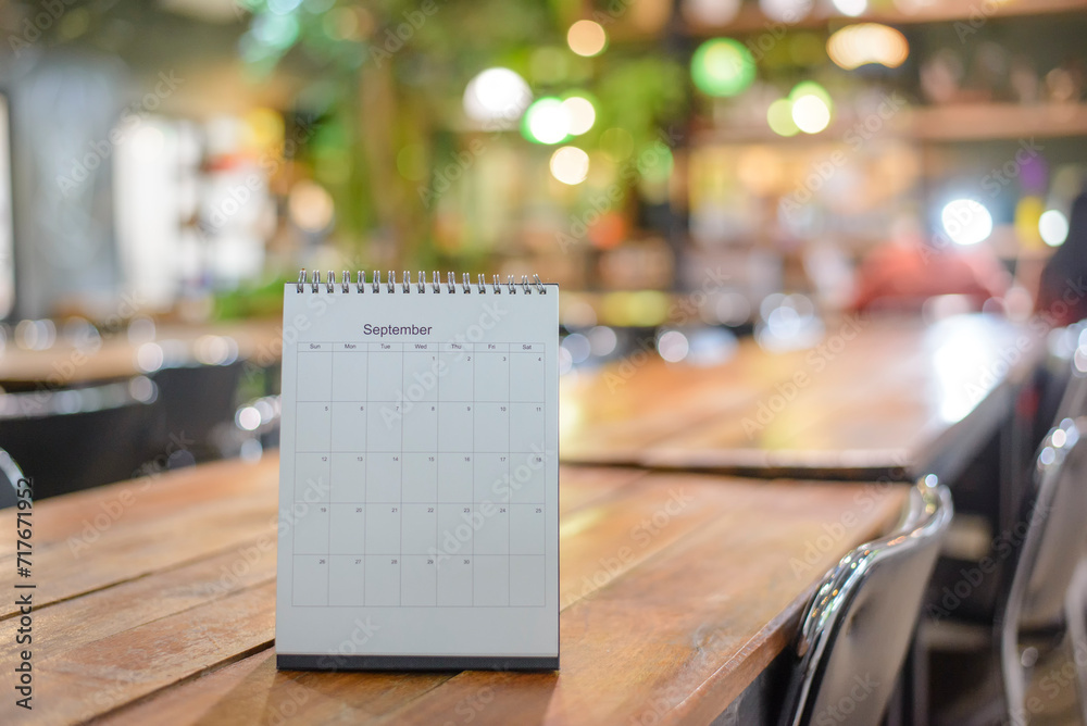 Stockfoto Calendar desk on table. Desktop Calender for Planner to plan ...