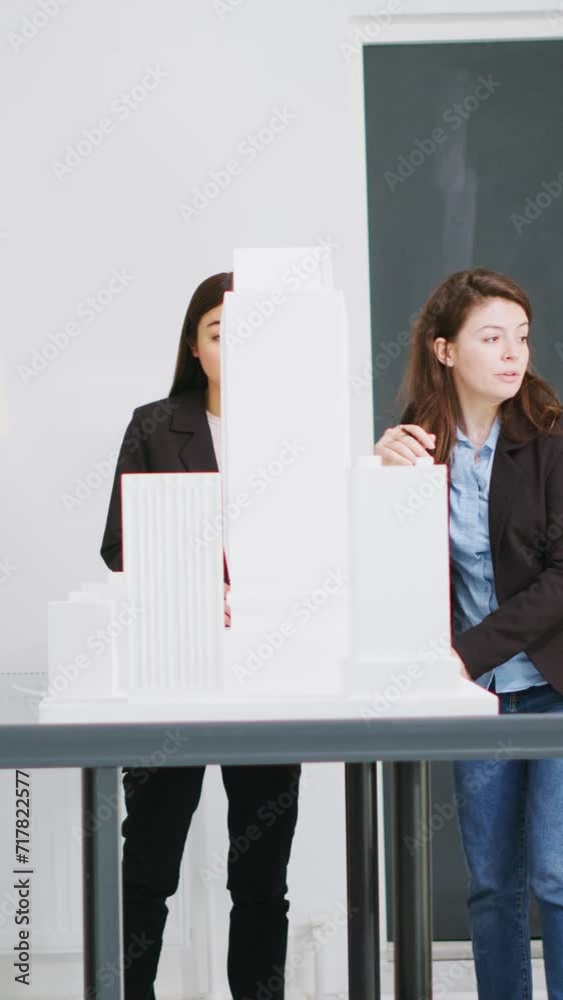 Vertical Video Experts measure models printed in 3D to determine ...