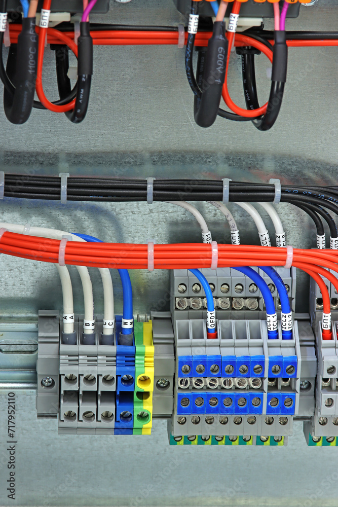 Electrical pass-through terminals for connecting copper mounting wires ...