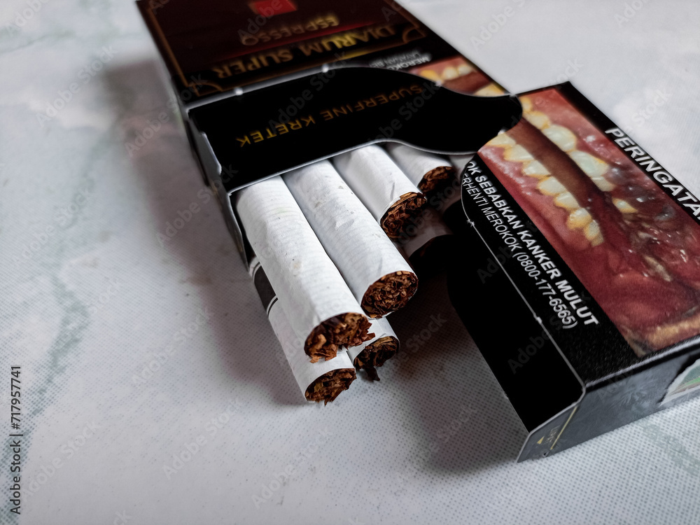 Stockfoto Djarum Super espresso Kretek close up. Packaged cigarettes ...
