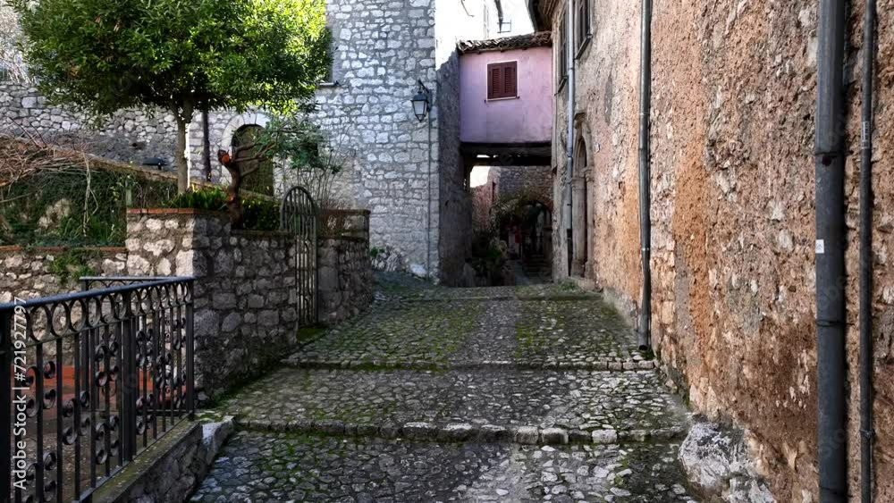 Il borgo medievale di Fumone, Frosinone, Lazio, Italia. Il centro ...