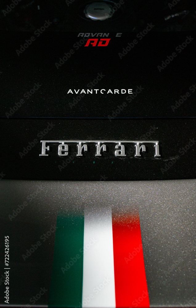 Foto de Silver Ferrari 488 Pista Tailor Made rear end Ferrari Badge and ...