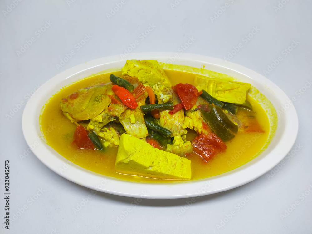 Tilapia fish in yellow sauce or Turmeric Tilapia Fish Soup ...