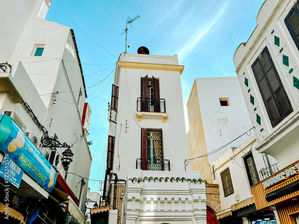 Foto de Tangier, Morocco - December 29, 2023: Streetscapes and building ...