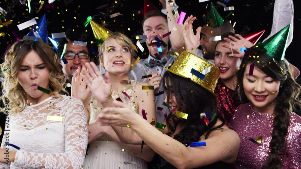 Vidéo Stock Friends, confetti and birthday party with dancing, event ...