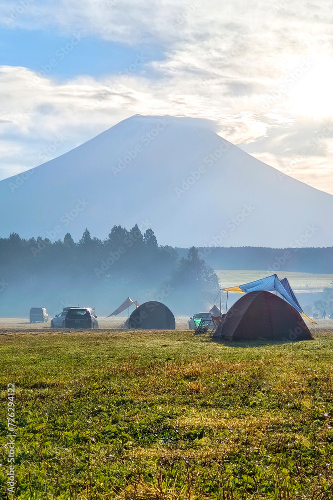 Vertical outdoor park, mount Fuji mountain in Japan countryside Stock ...
